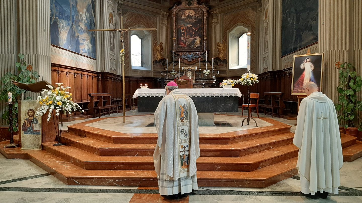 I “segni” del Santuario di Maccio e l’affidamento della Diocesi alla ...